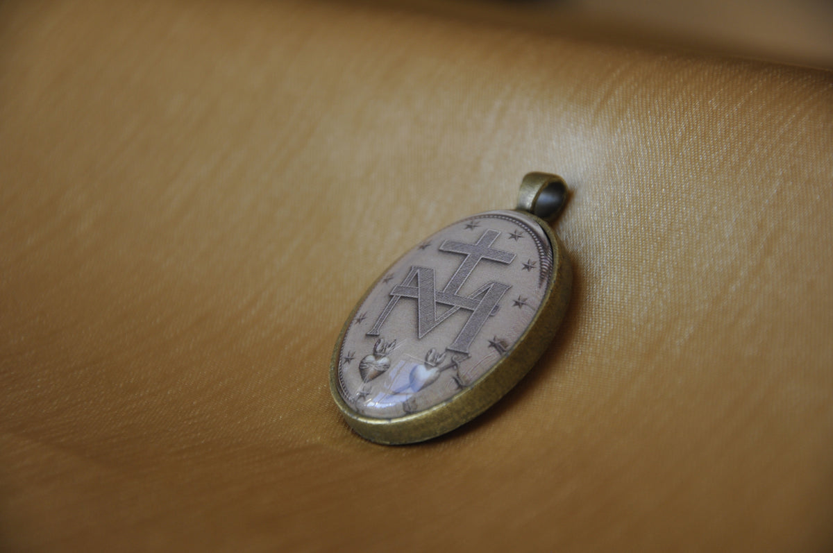 Handmade Miraculous Medal (Irish Gaelic) – The Cenacle Press at ...