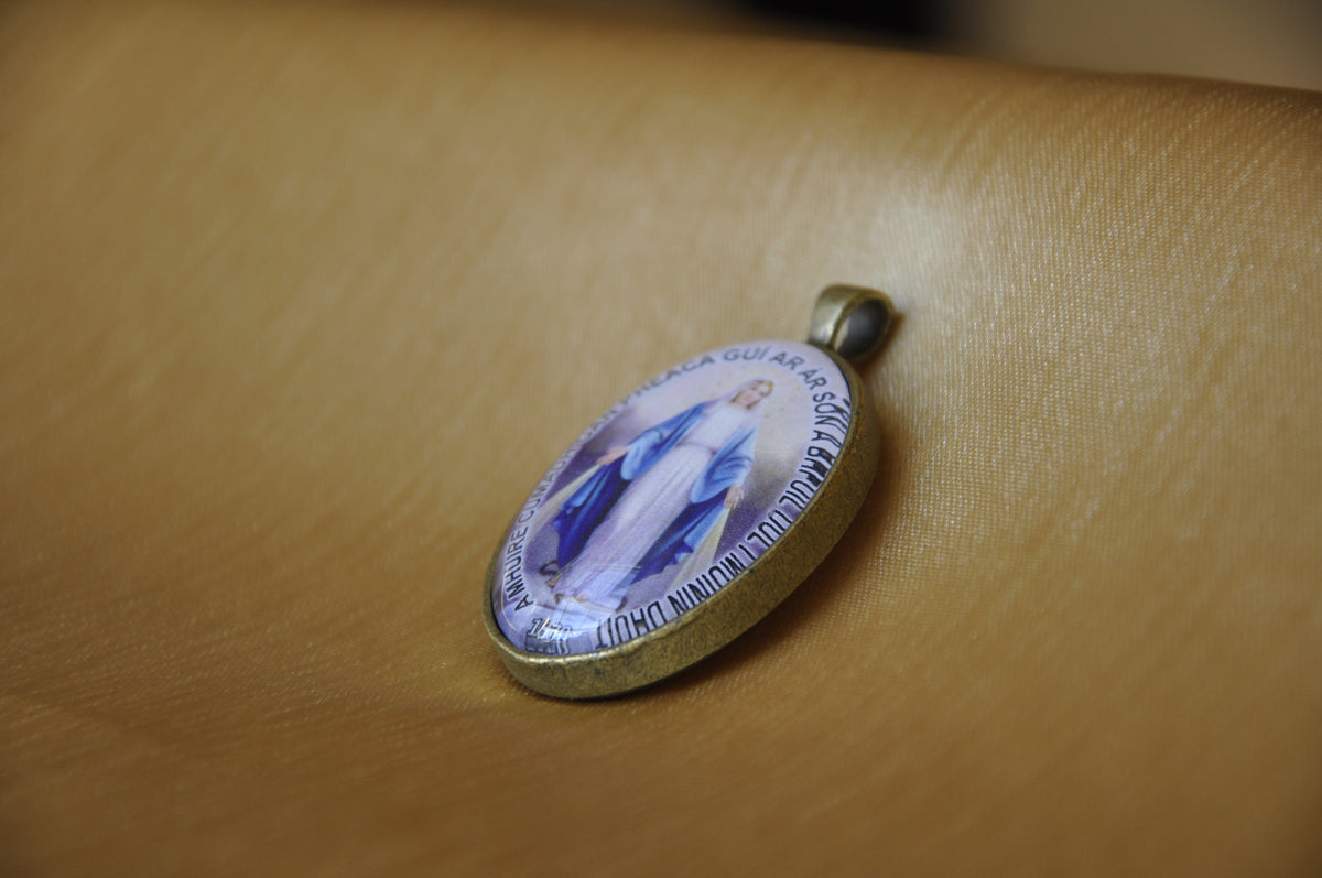 Handmade Miraculous Medal (Irish Gaelic) – The Cenacle Press at ...